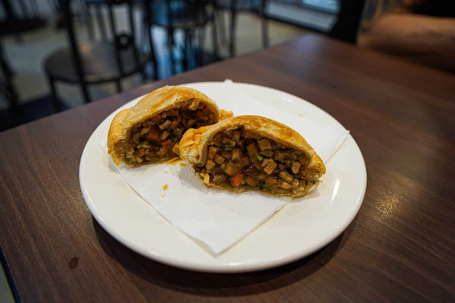 Top 6 Street Foods to Eat in Binondo Chinatown, Manila