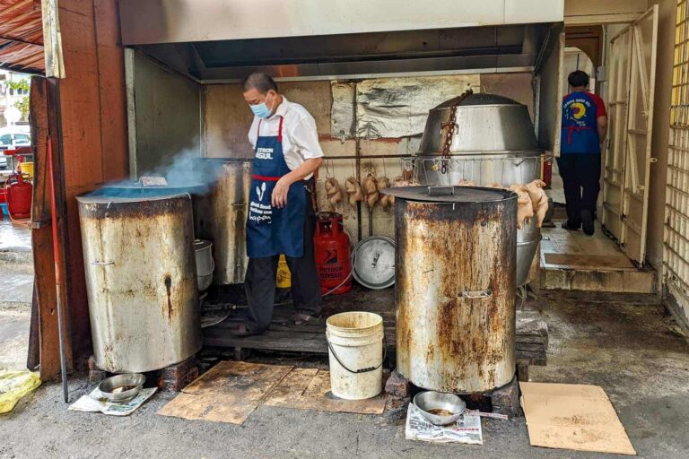 The Best Siu Yuk in KL is at Wong Mei Kee: The Ultimate Crispy Pork Belly